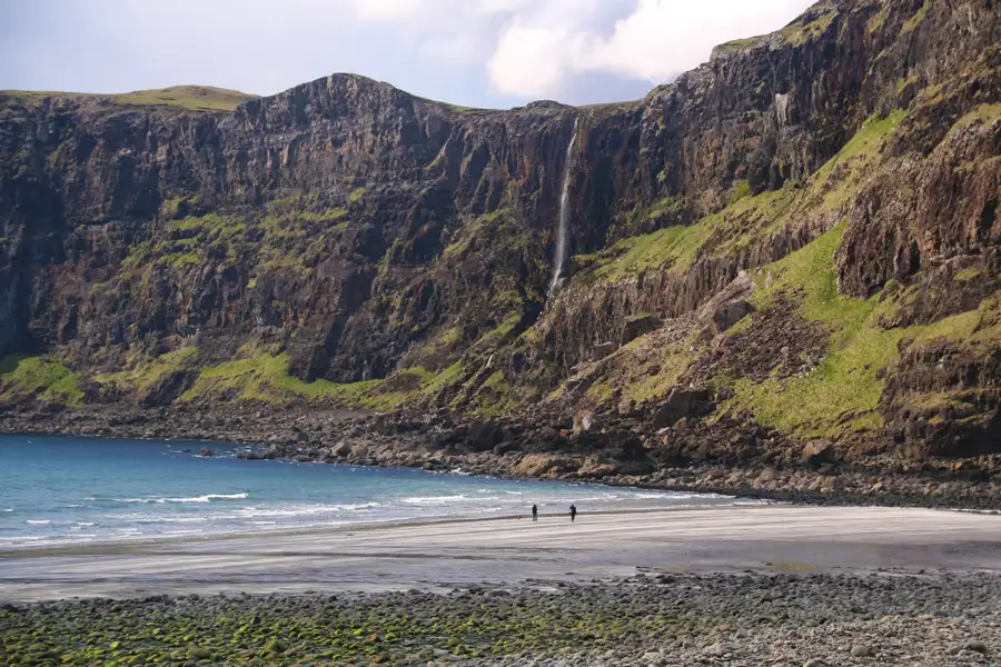 How to Visit Talisker Bay Beach And Talisker Waterfall (2025)